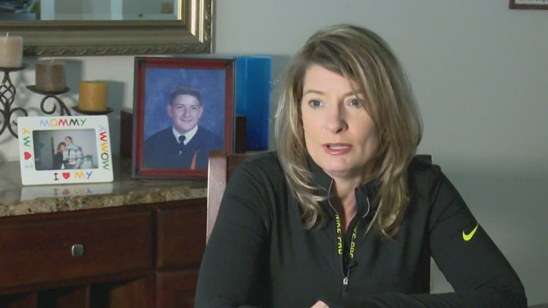 Texting while driving ban heads to House floor | khou.com