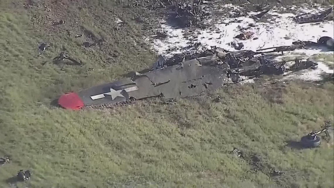 6 killed when 2 planes collide in mid-air at Dallas air show | khou.com