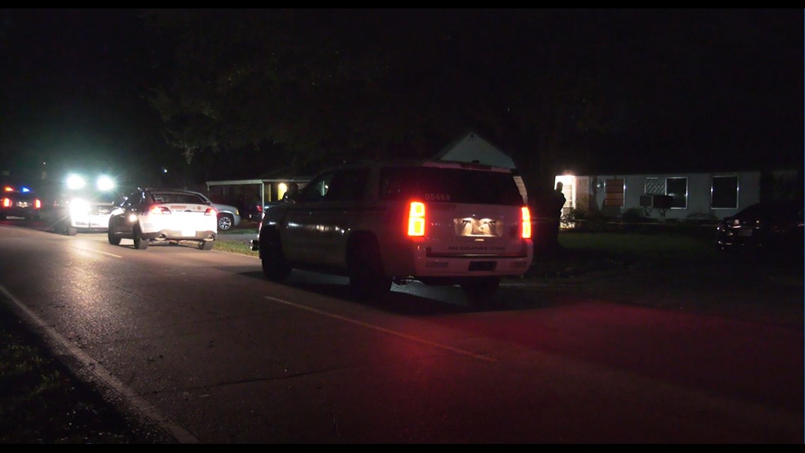 HCSO: Suspects shoot man after breaking into his home in Humble | khou.com