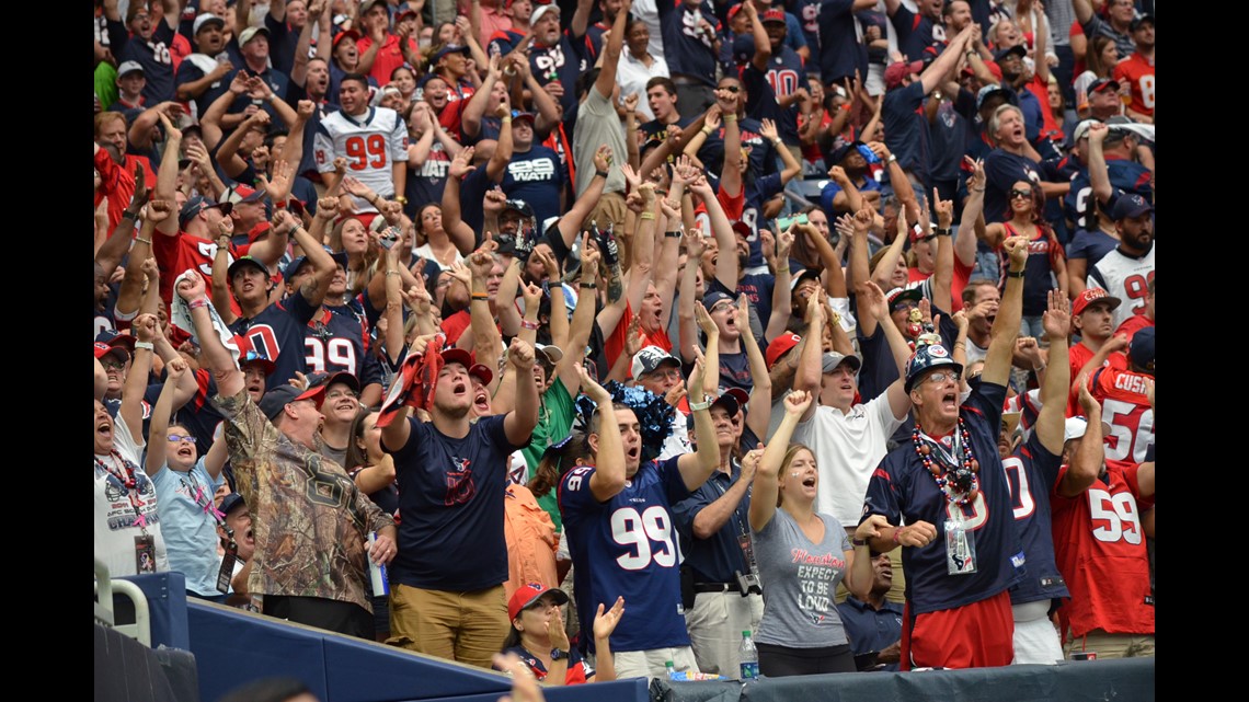Photos: Fans get loud, cheer on Texans during Chiefs game | khou.com