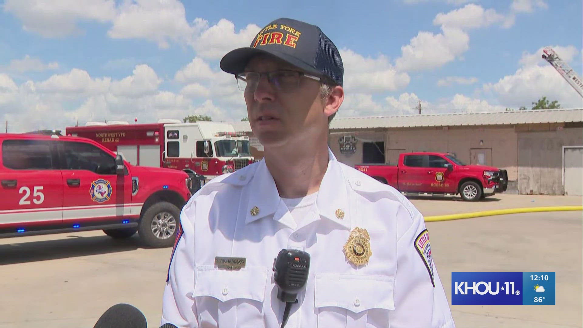 Fire chief gives update on massive fire at flea market in N. Houston ...