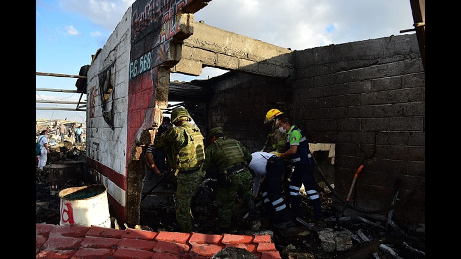 At least 29 dead, dozens hurt in Mexican fireworks blast | khou.com