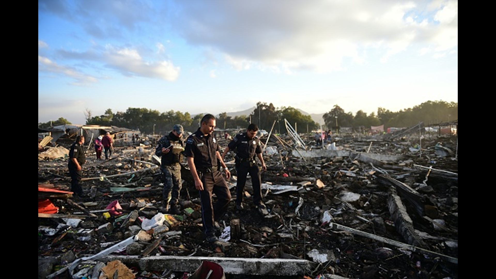 At least 29 dead, dozens hurt in Mexican fireworks blast | khou.com