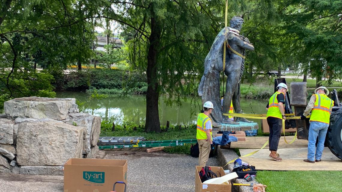Photos: Spirit of the Confederacy statue removed from Sam Houston Park ...