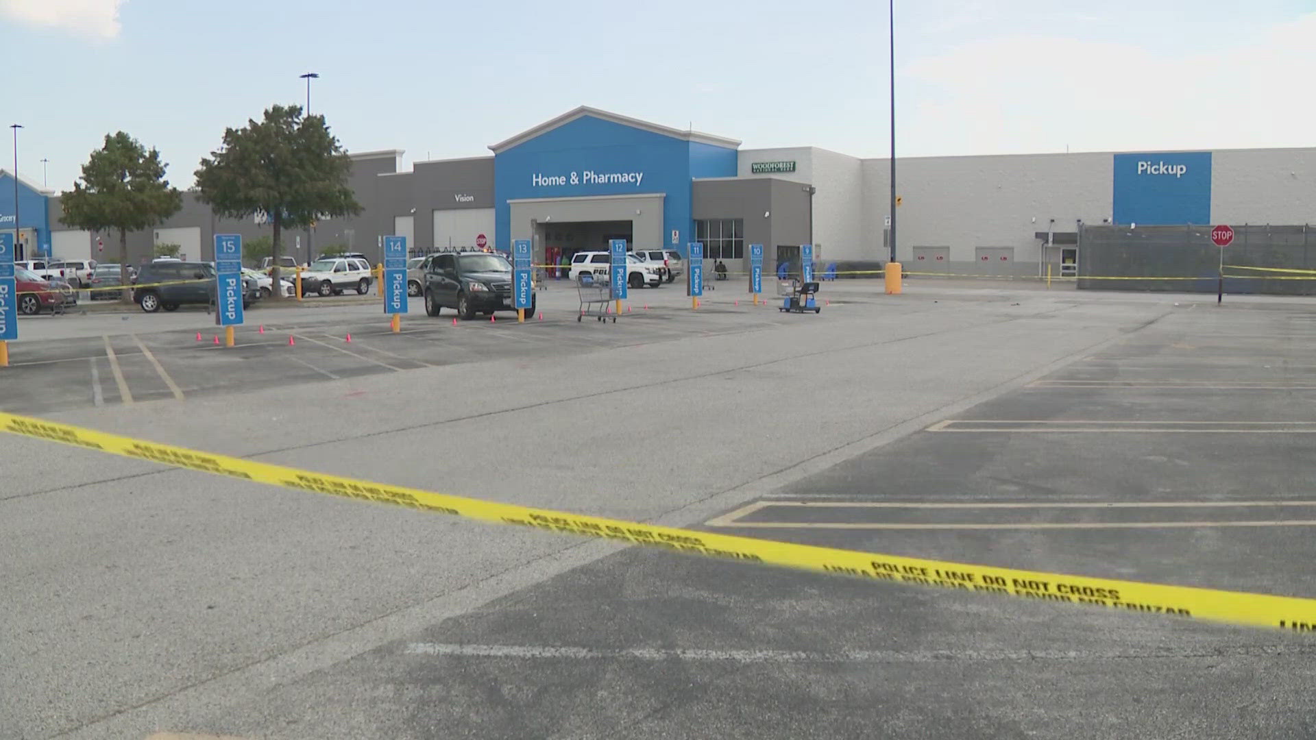 39-year-old man charged after Walmart stabbing, nearby hit-and-run ...