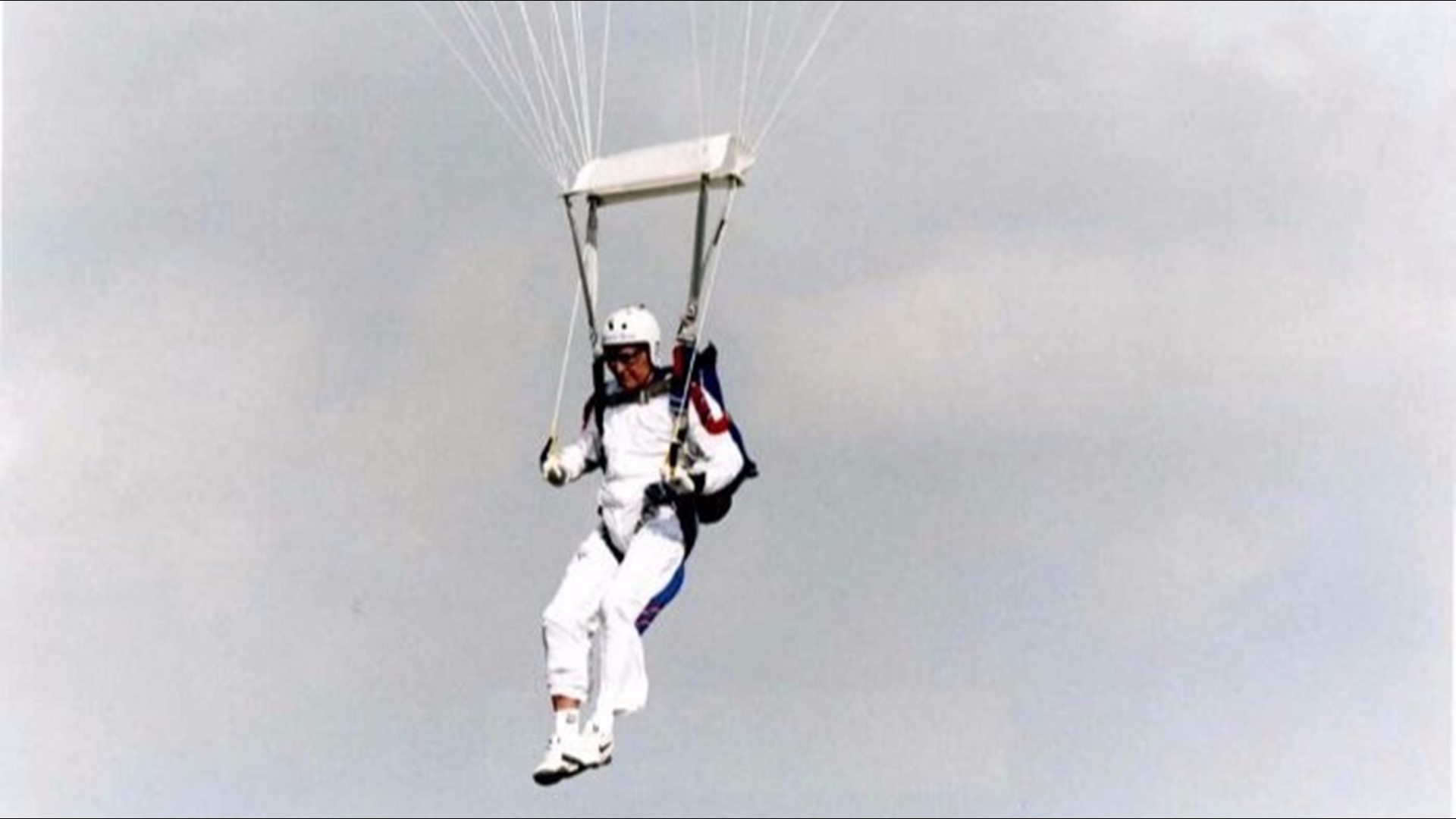 Photos: George H.W. Bush's love of skydiving | khou.com