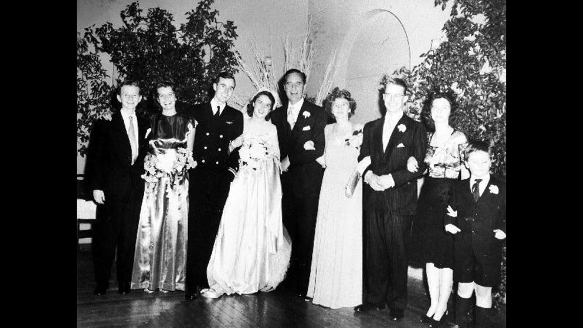 PHOTOS: Hundreds of Bush family photos | khou.com