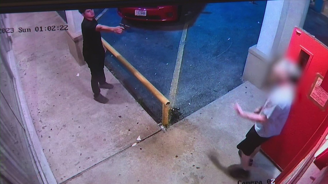 Suspect in deadly South Post Oak bar shooting turns himself in, HPD ...