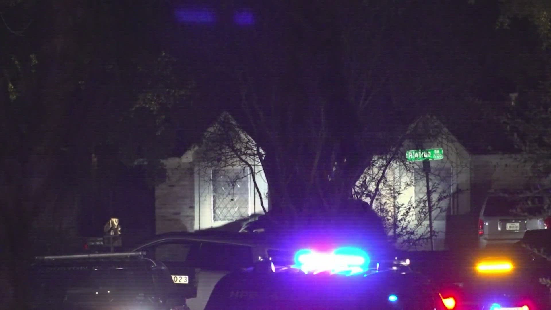 Houston SWAT standoff: Man surrenders after releasing hostages | khou.com