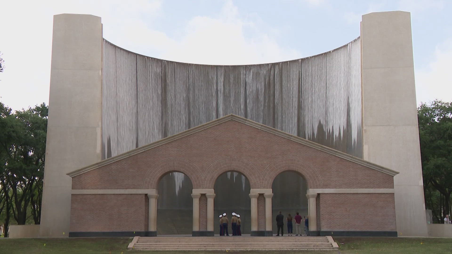 Water restored at Houston's Galleria-area waterwall | khou.com