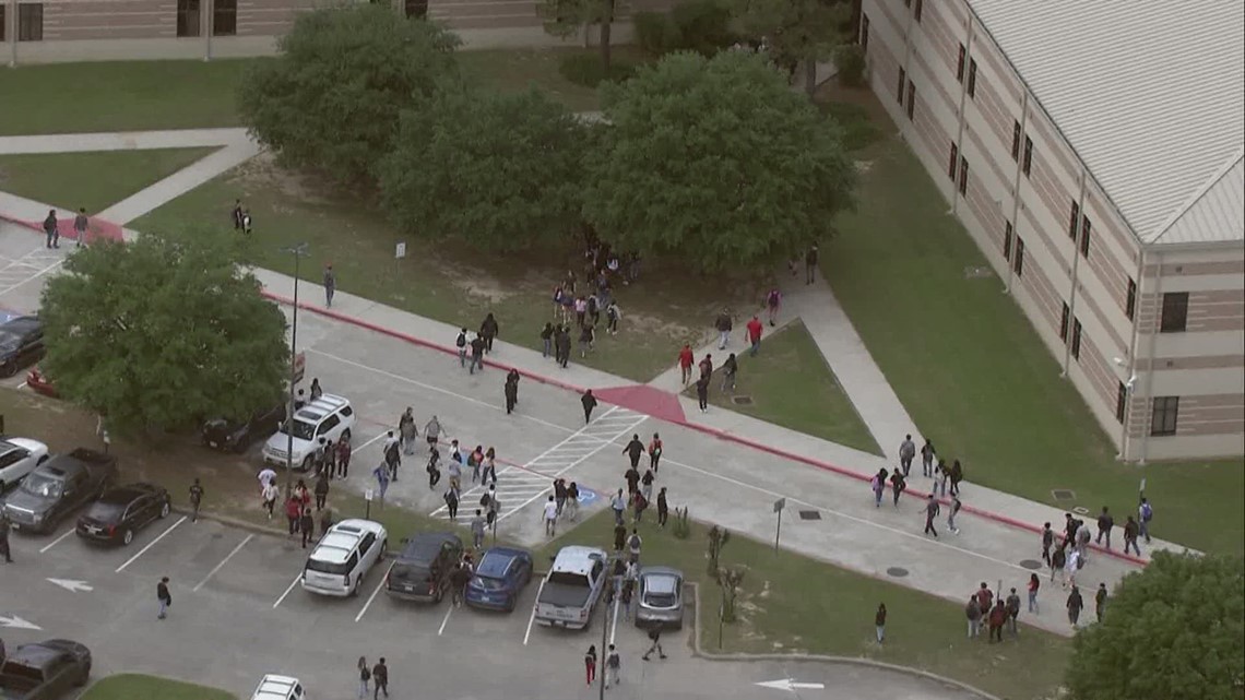 Conroe ISD: Caney Creek High School bomb threat | Latest updates | khou.com