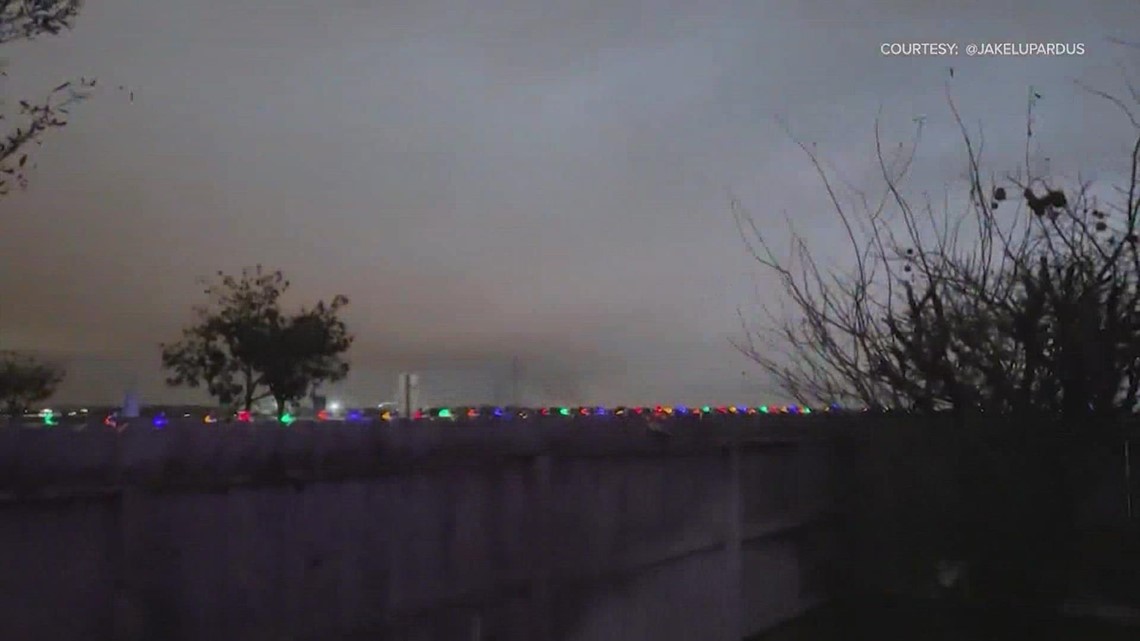 Houston severe weather: Possible funnel cloud spotted during tornado ...