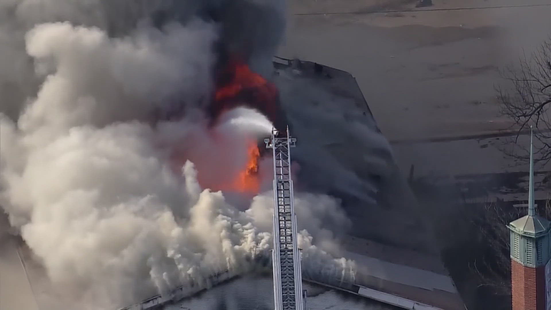 Man charged in massive fire that broke out at vacant north Houston ...
