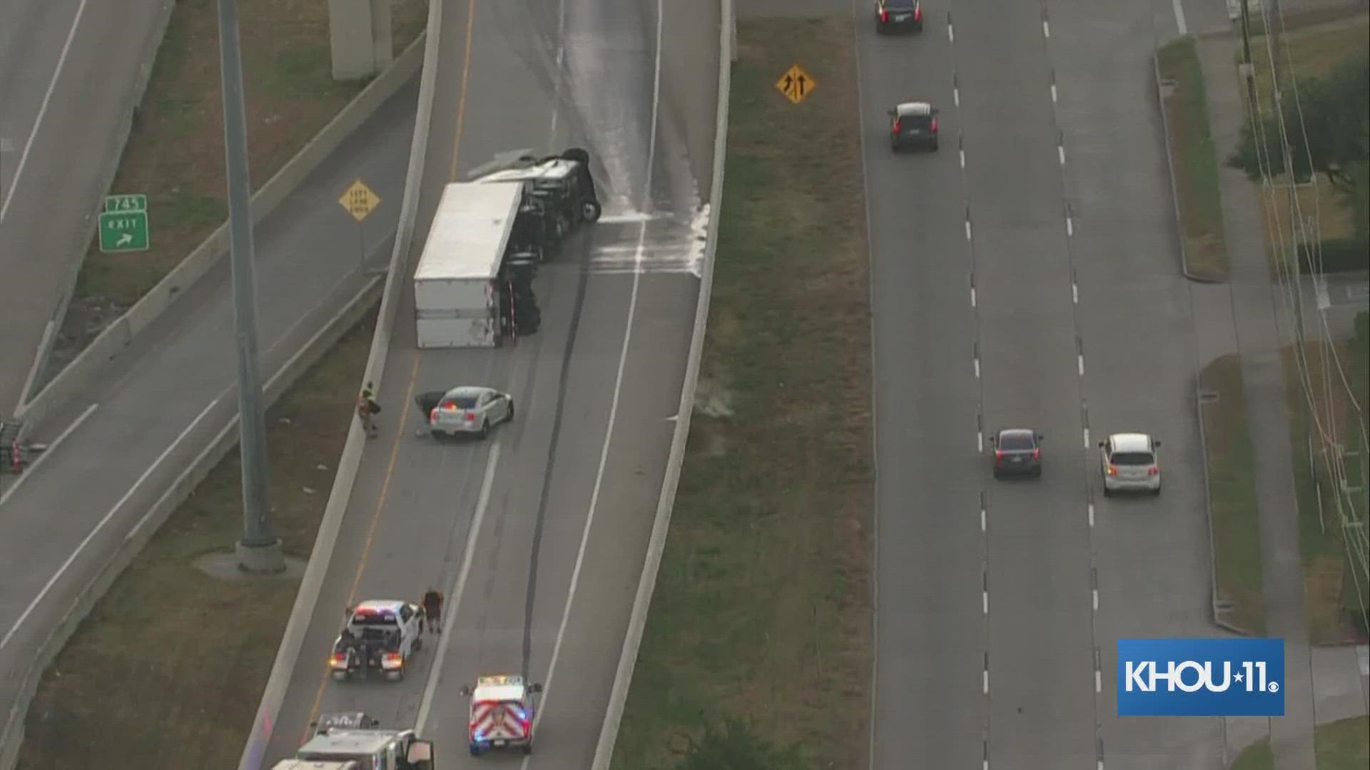Raw video: Overturned big rig blocking exit ramp from Grand Parkway to ...