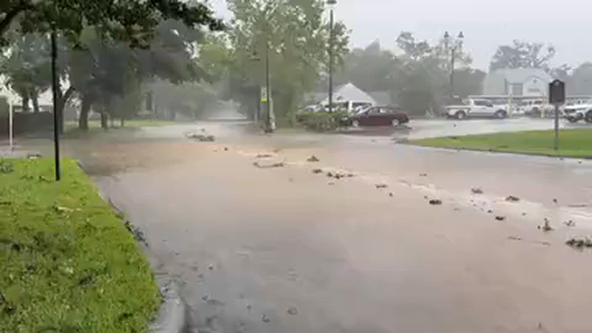 Video shows flooded road in Houston | Hurricane Beryl | khou.com