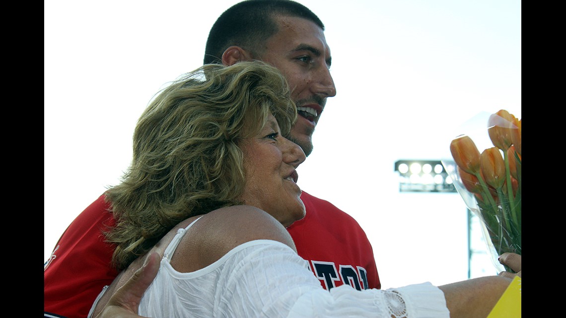 Photos: Texans honor moms, wives at 2017 JJ Watt Charity Classic | khou.com