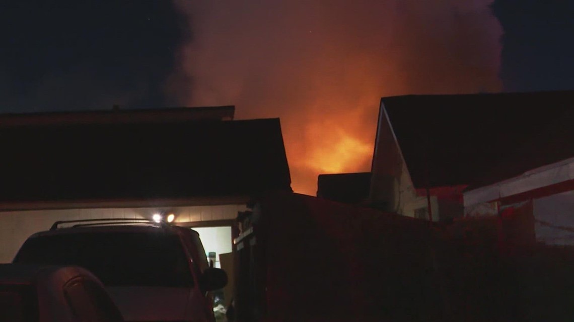 House fire leaves some without power in southeast Houston | khou.com