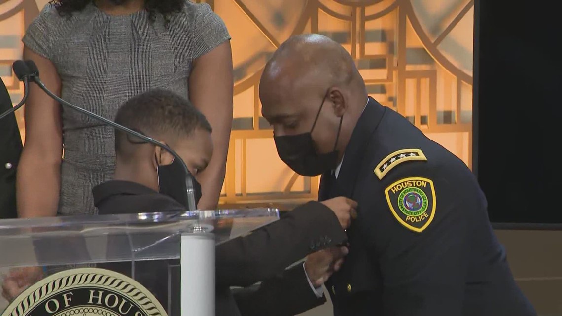 Troy Finner sworn in as Houston Police chief | khou.com
