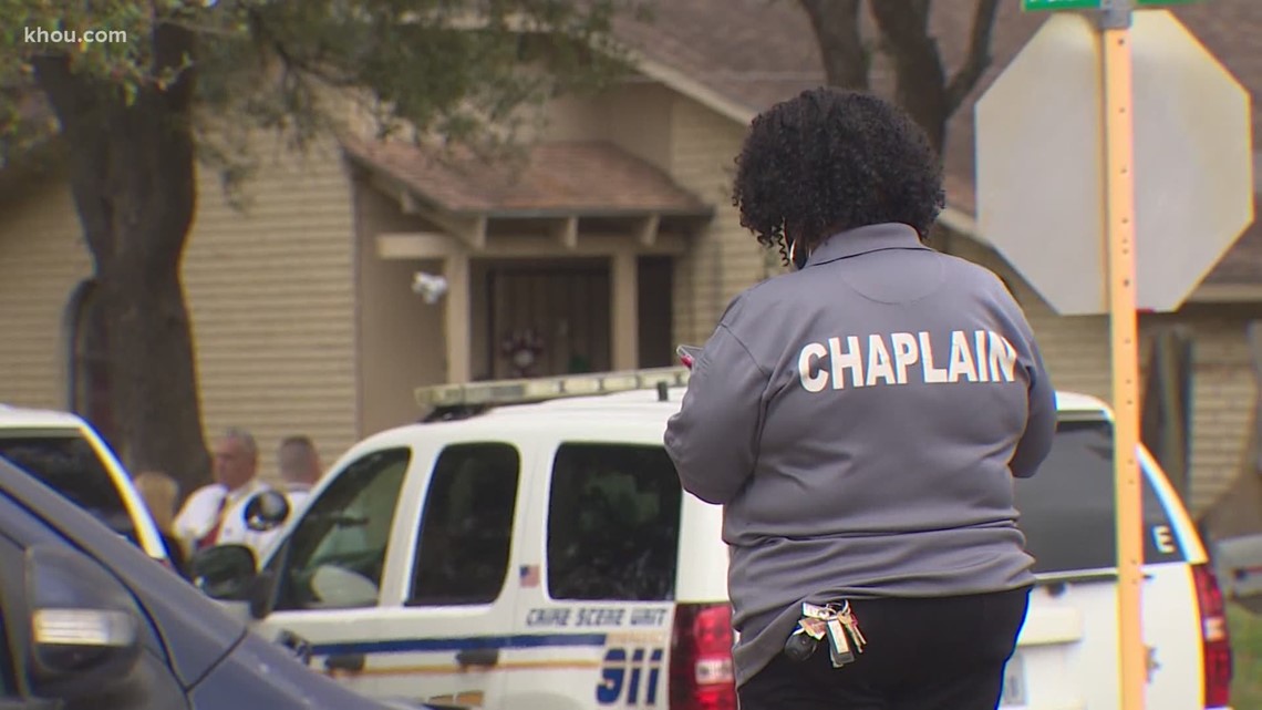 Harris County Sheriff's chaplains busy during COVID-19 pandemic | khou.com
