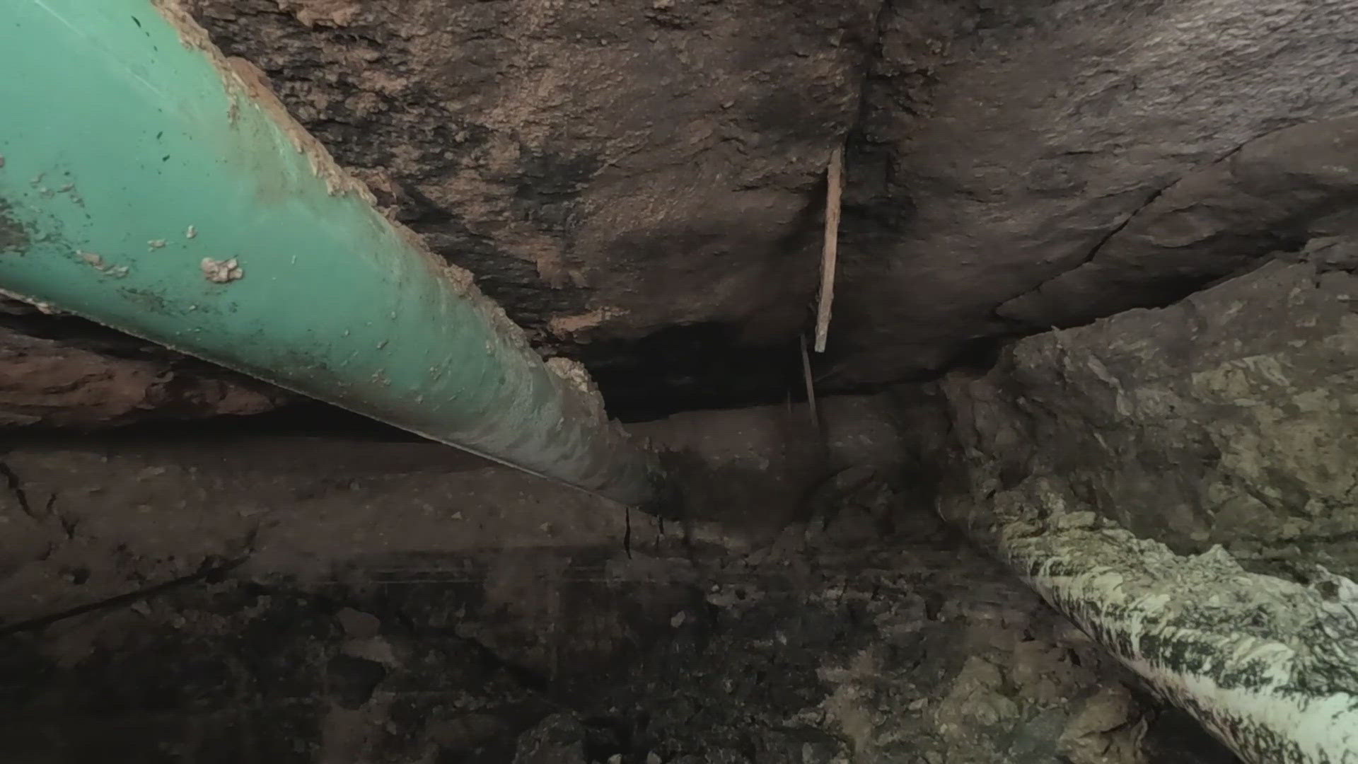 'Lots of moving parts' | Crews cap gas lines to prepare for major Cinco ...