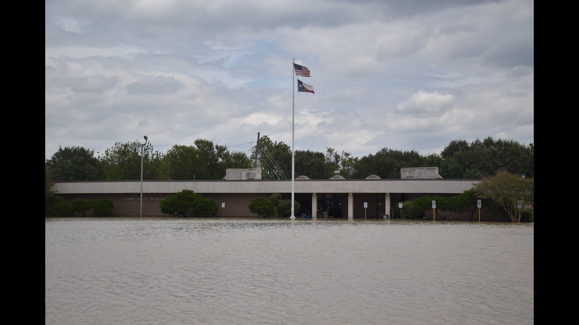 Photos: Addicks Reservoir overflow floods west Houston neighborhoods ...