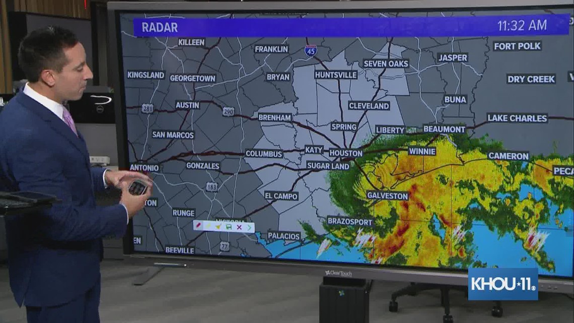 Tropical update: Invest 95L rain bands now tracking further east and ...