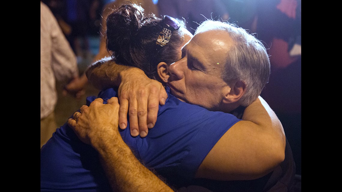 Photos: Community mourns the victims in Sutherland Springs church ...