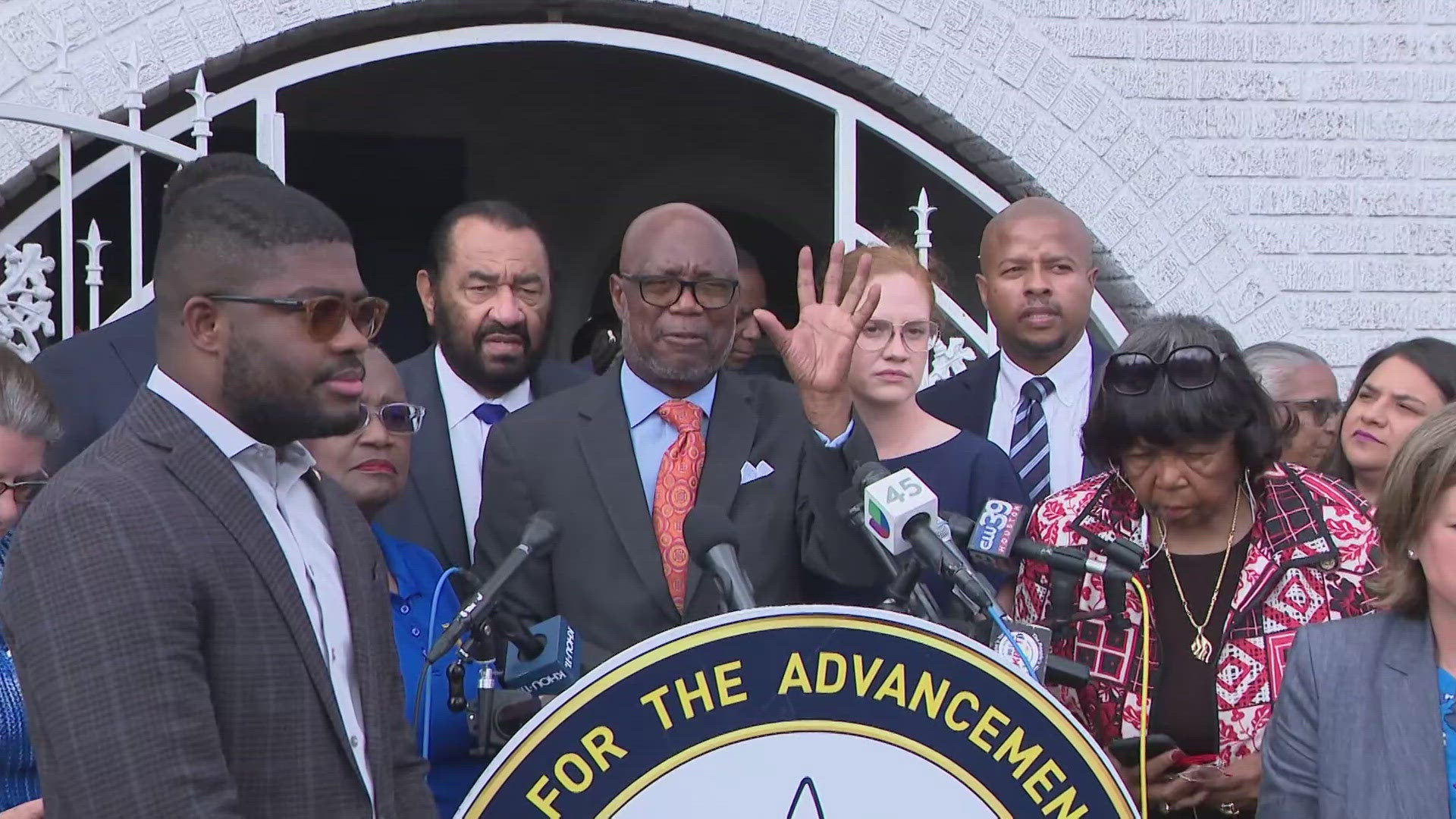 Community leaders, Rep. Al Green calls for federal investigation into ...