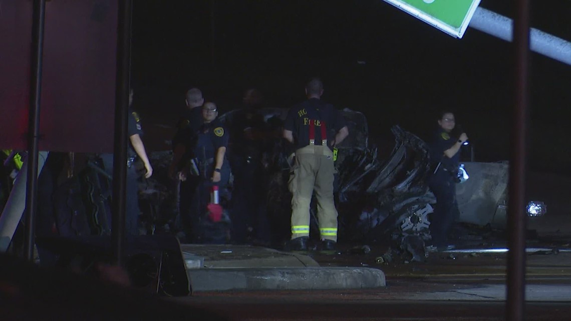 Fatal fiery crash on Katy Freeway near Sam Houston Tollway | khou.com