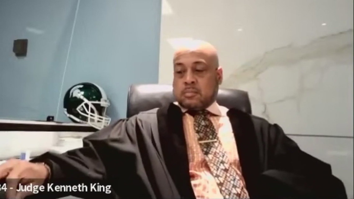 Detroit judge taken off bench after putting 15-year-old girl in ...