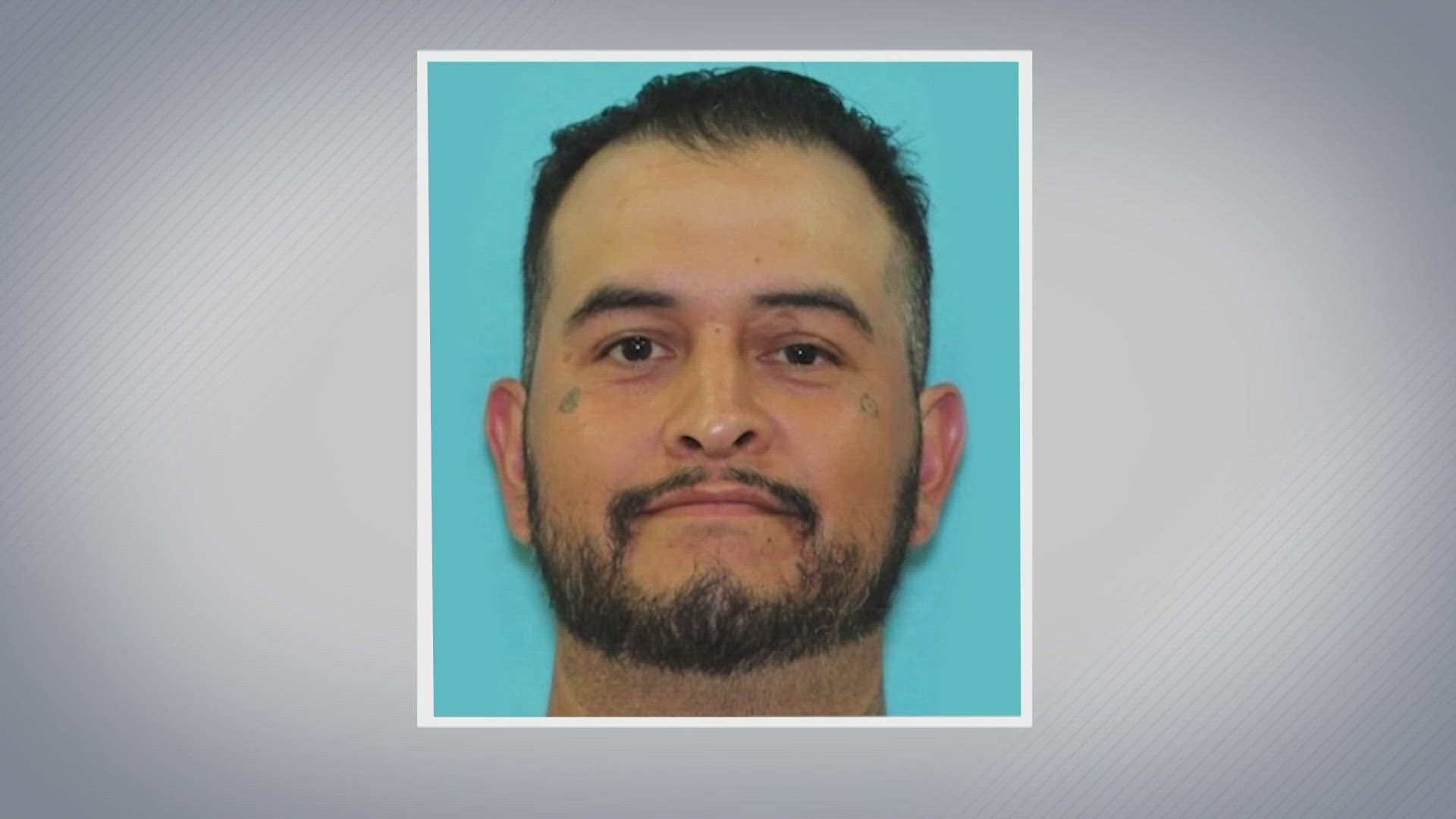 Escaped Texas inmate dies after shooting himself in head in burning ...