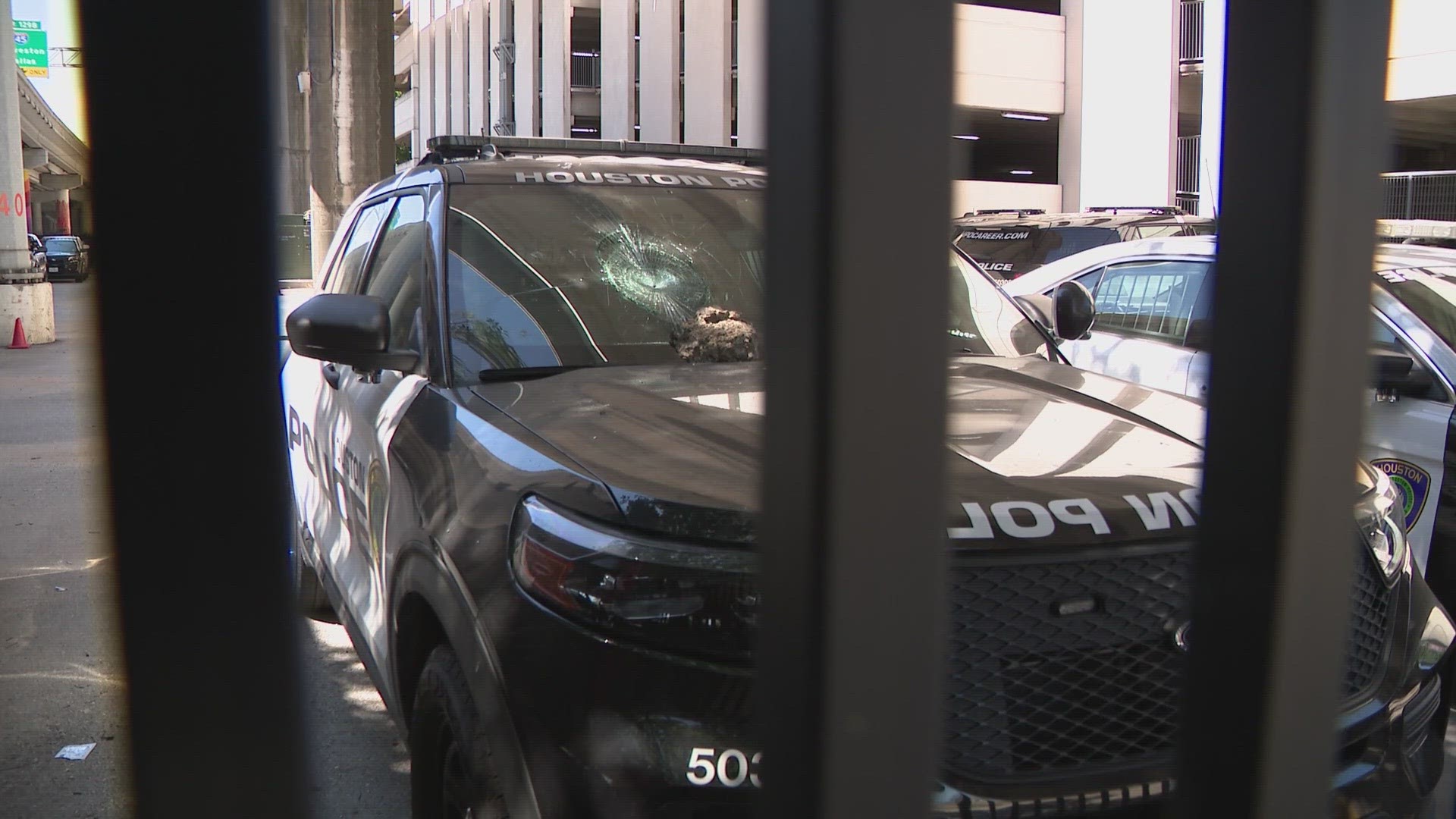 HPD: Several patrol cars had windshields smashed near GRB | khou.com