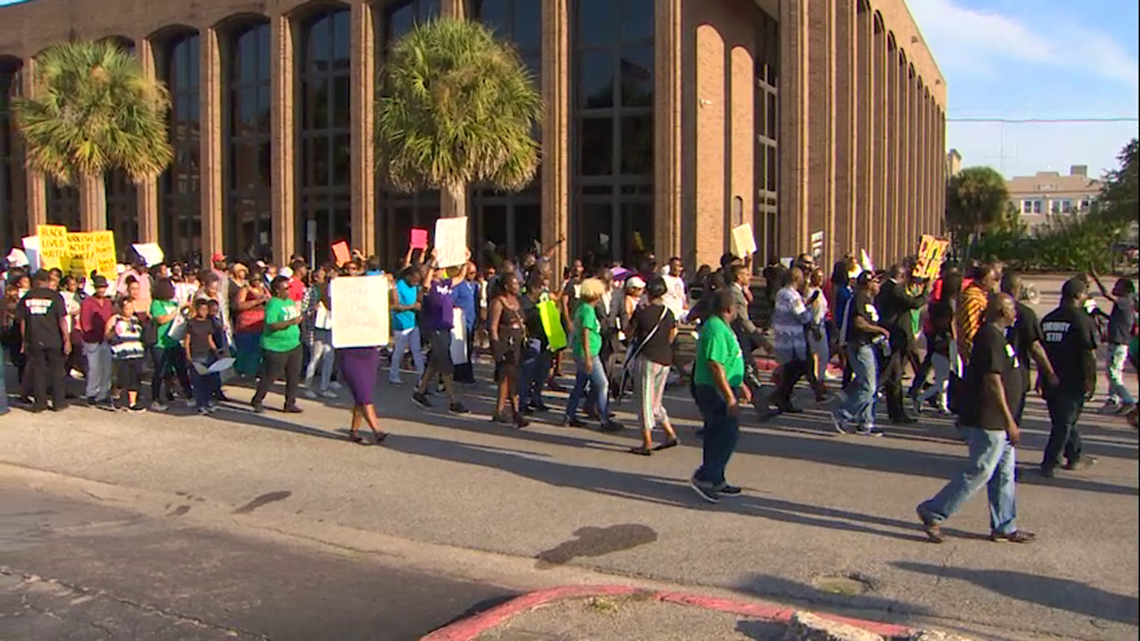Marchers demand Galveston police release body cam video of ...