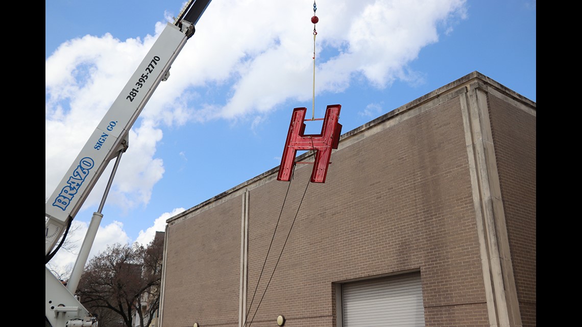 PHOTOS: Iconic KHOU letters removed from Allen Parkway tower | khou.com