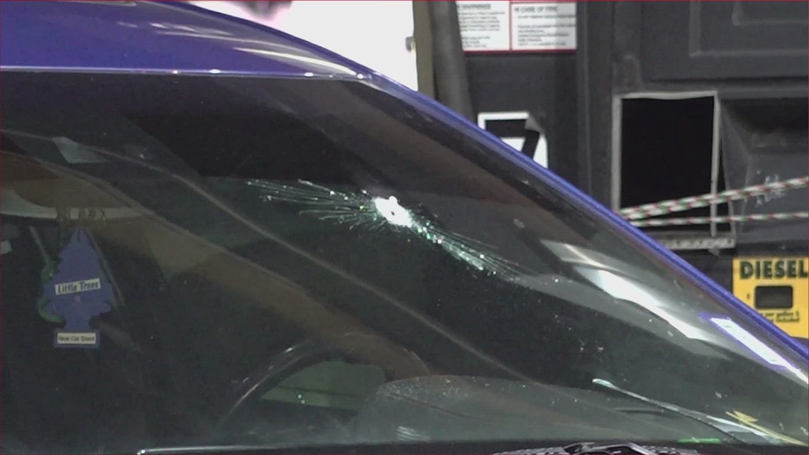 'It's a big mess' | HPD: Carjacking victim chases down stolen car, gets ...