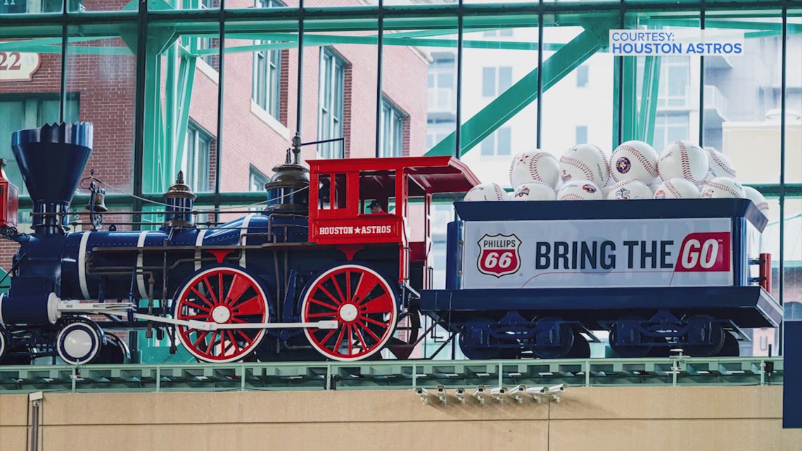 Astros show off new train at Daikin Park | khou.com