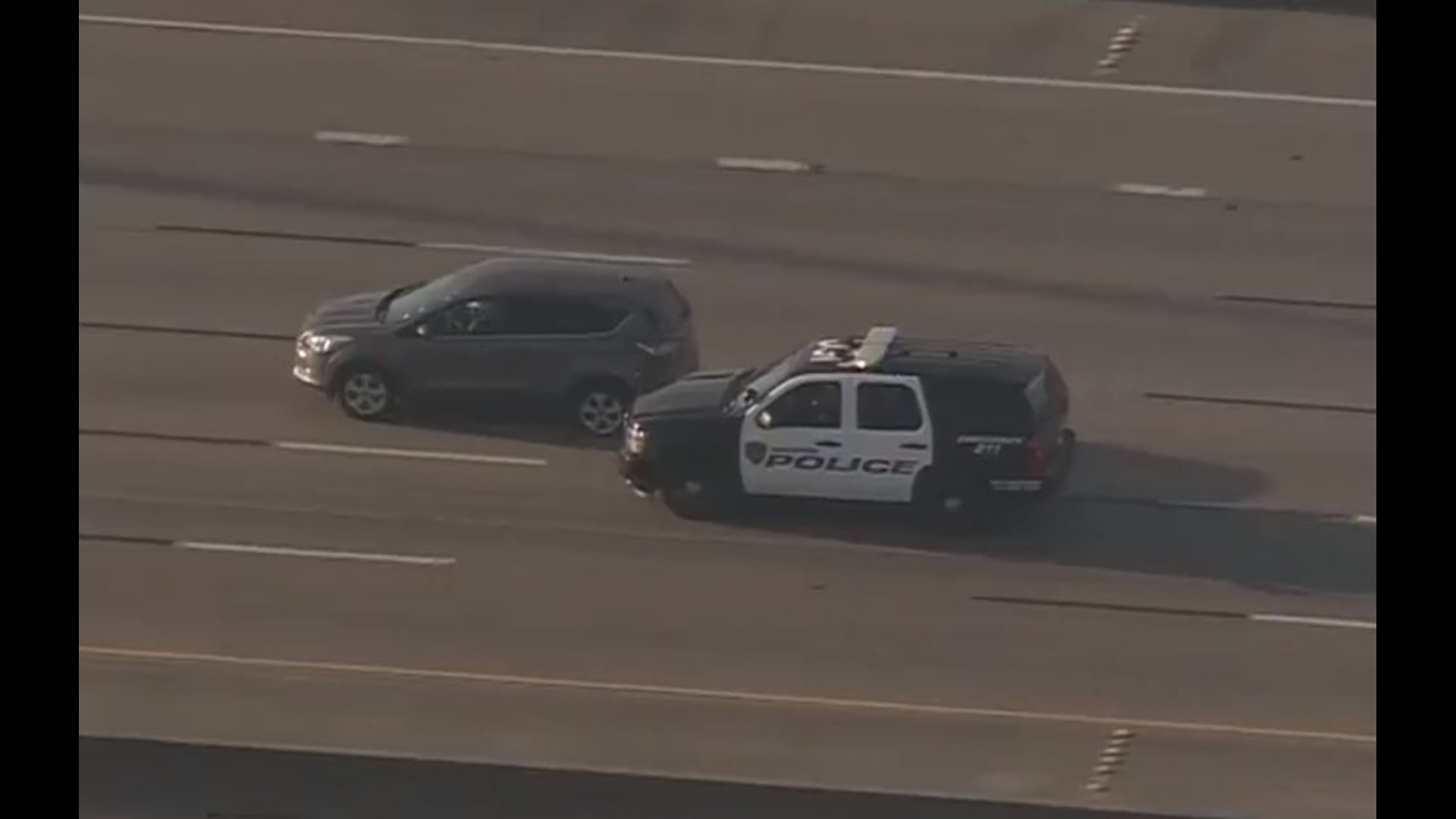 Assault suspect leads police on bizarre slow-speed chase | khou.com