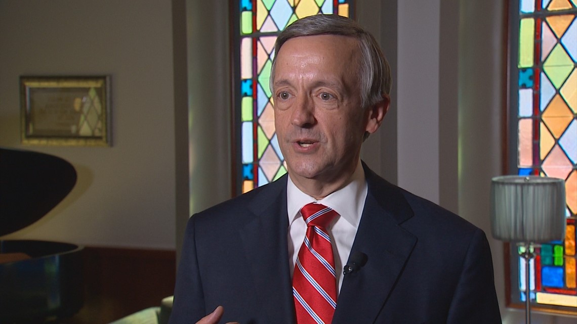 Jeffress says teach The Ten Commandments to end gun violence | khou.com