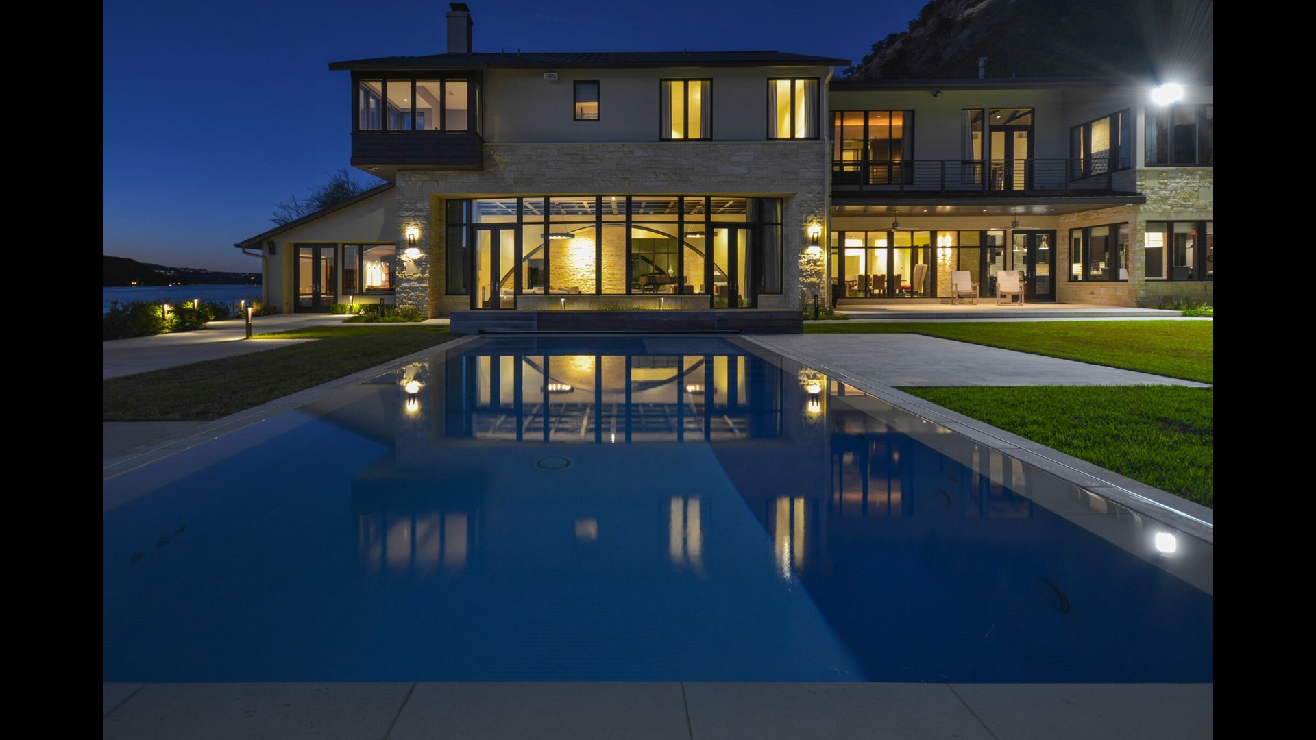 PHOTOS: Lake Austin mansion breaks record | khou.com