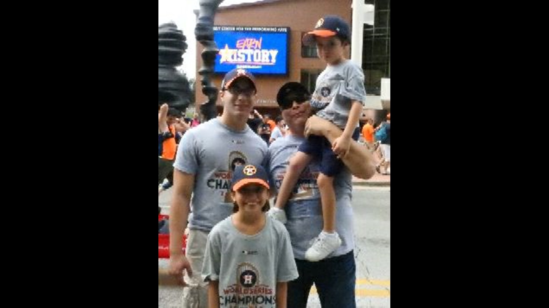 PHOTOS: Astros fans show team spirit for first game of the season ...