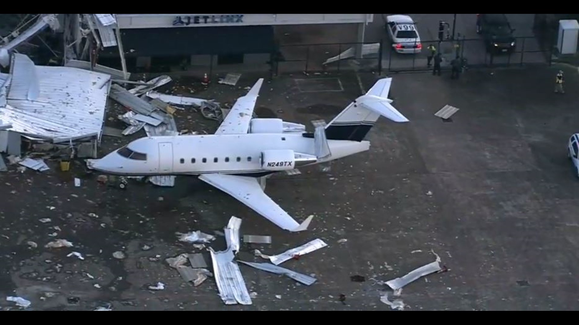 Storm's microburst destroys hangar, damages airplanes at Hobby Airport ...