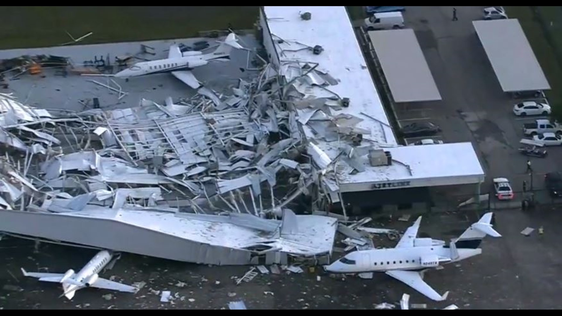 Storm's microburst destroys hangar, damages airplanes at Hobby Airport ...