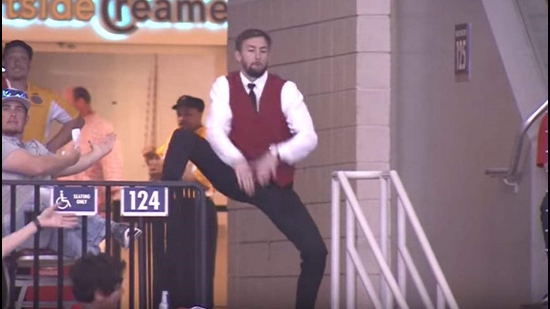 This Rockets usher just won the internet with awesome moves and a back ...