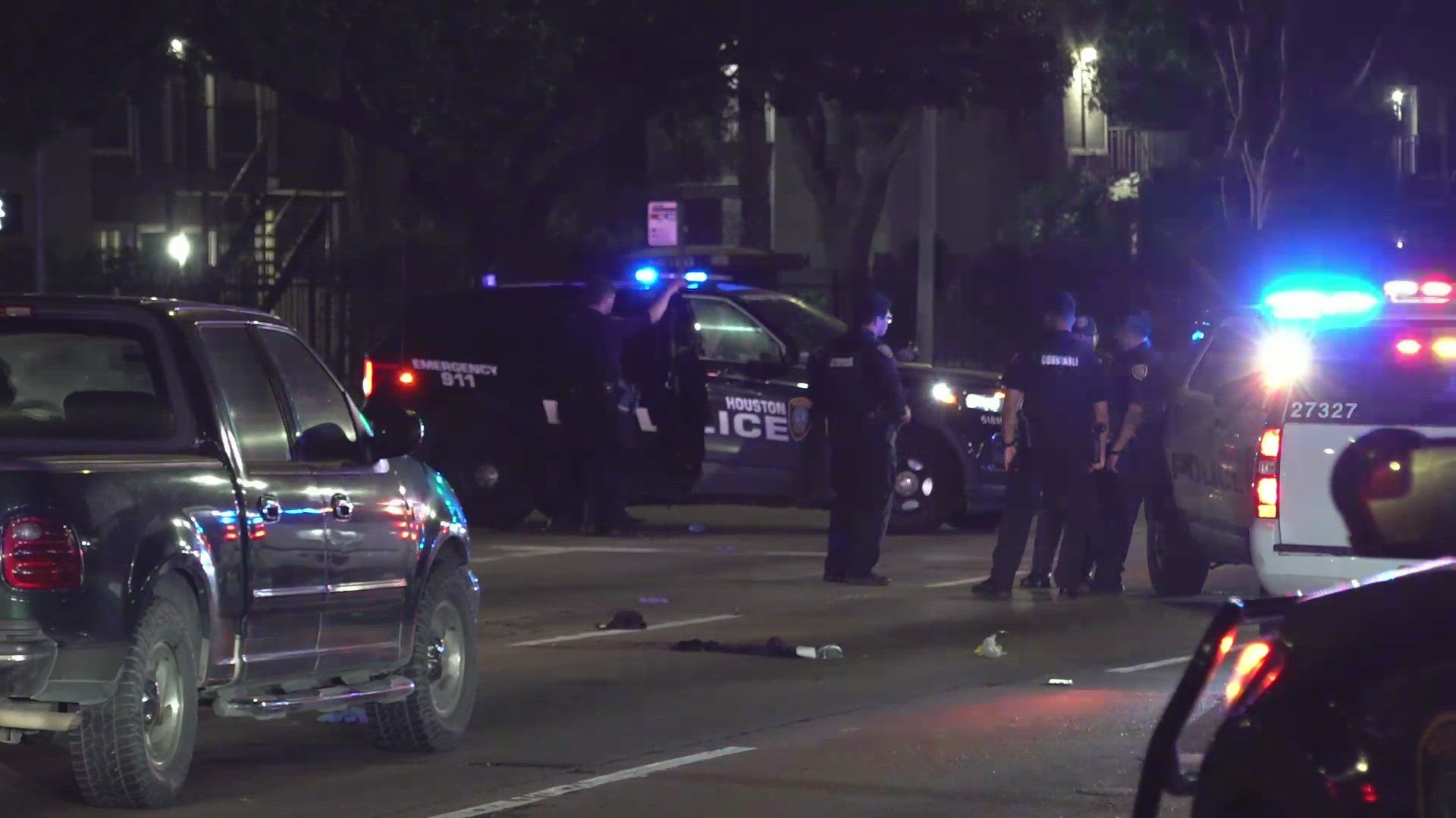 One dead, one critical after southwest Houston shooting | khou.com