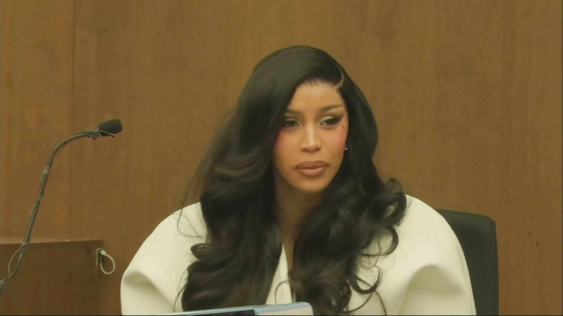 Cardi B wins lawsuit after security guard’s assault claim | khou.com