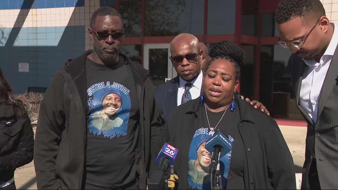 Texas correctional officer's family views video from inside prison ...