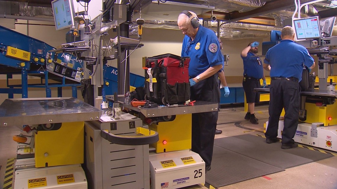 TSA using robots to help screen bags at Love Field | khou.com