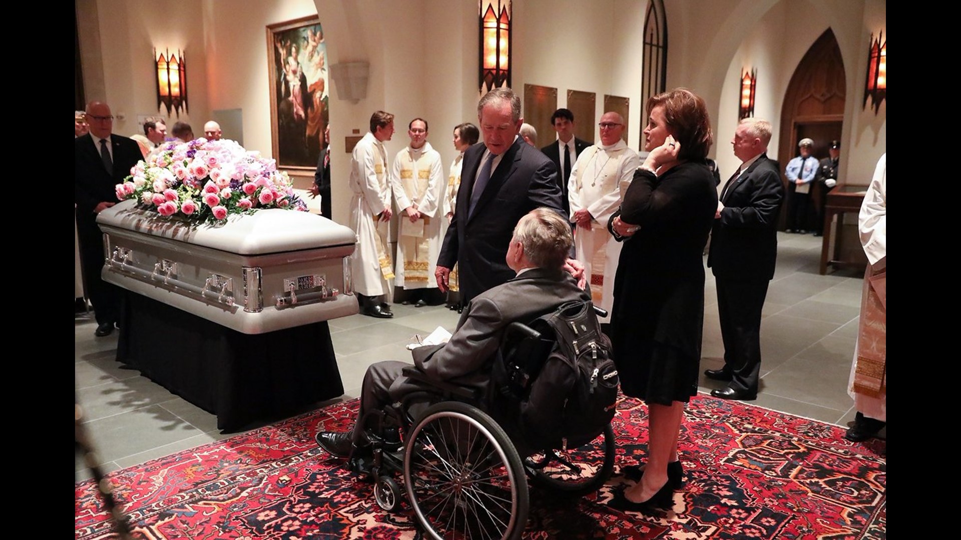 Barbara Bush gravesite opens to the public for the first time | khou.com