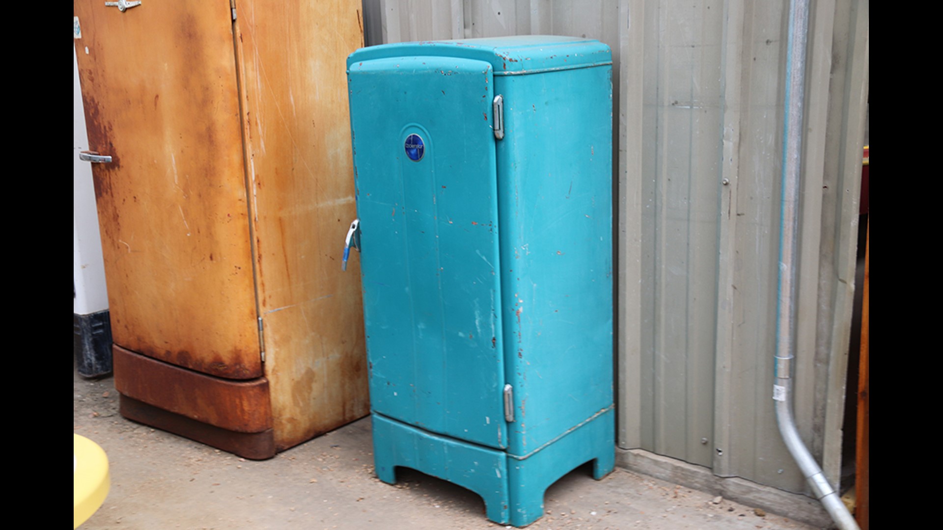 Fun, funky Truck Yard opens near downtown | khou.com