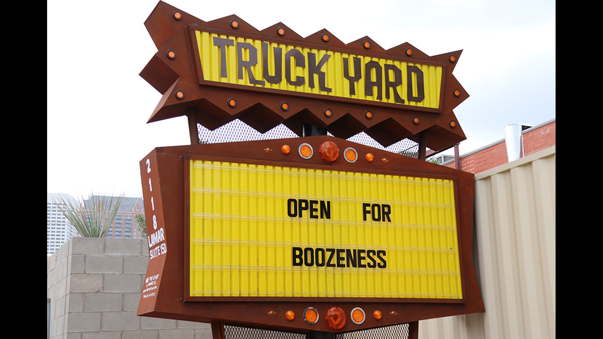 Fun, funky Truck Yard opens near downtown | khou.com